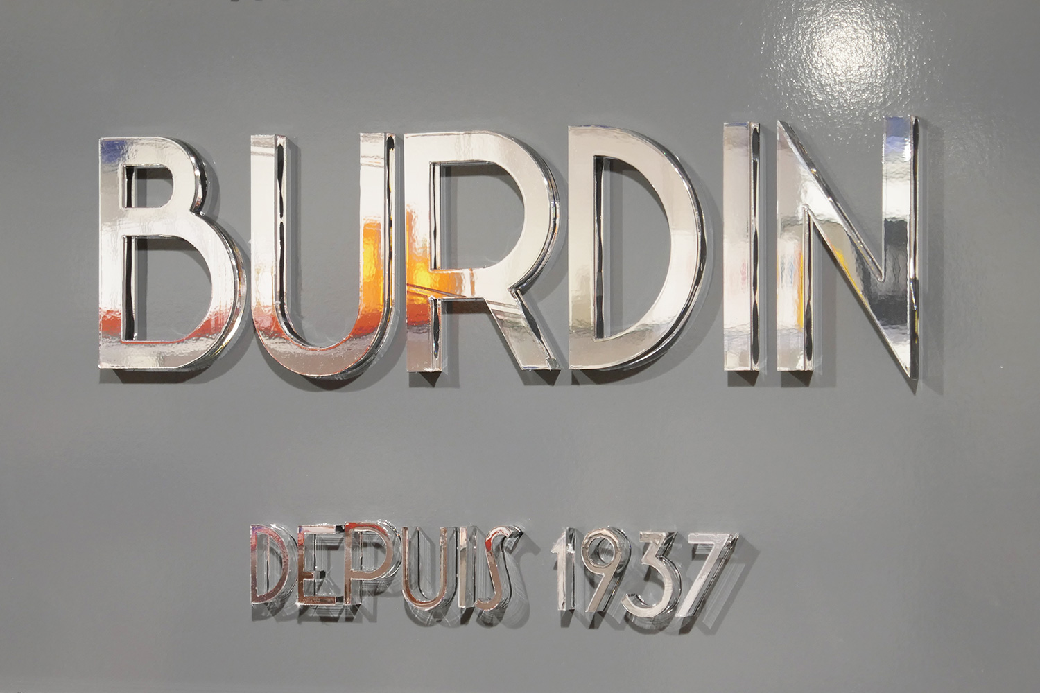 Parfumerie Burdin - Enseigne intérieure - Zagass Design